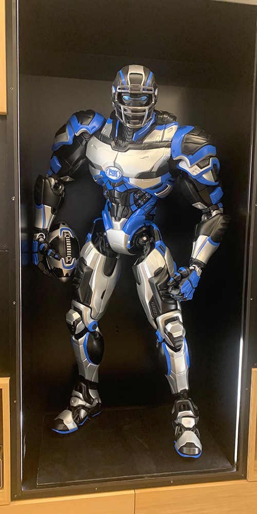 FOX SPORTS | MINI CLEATUS ROBOT STATUE